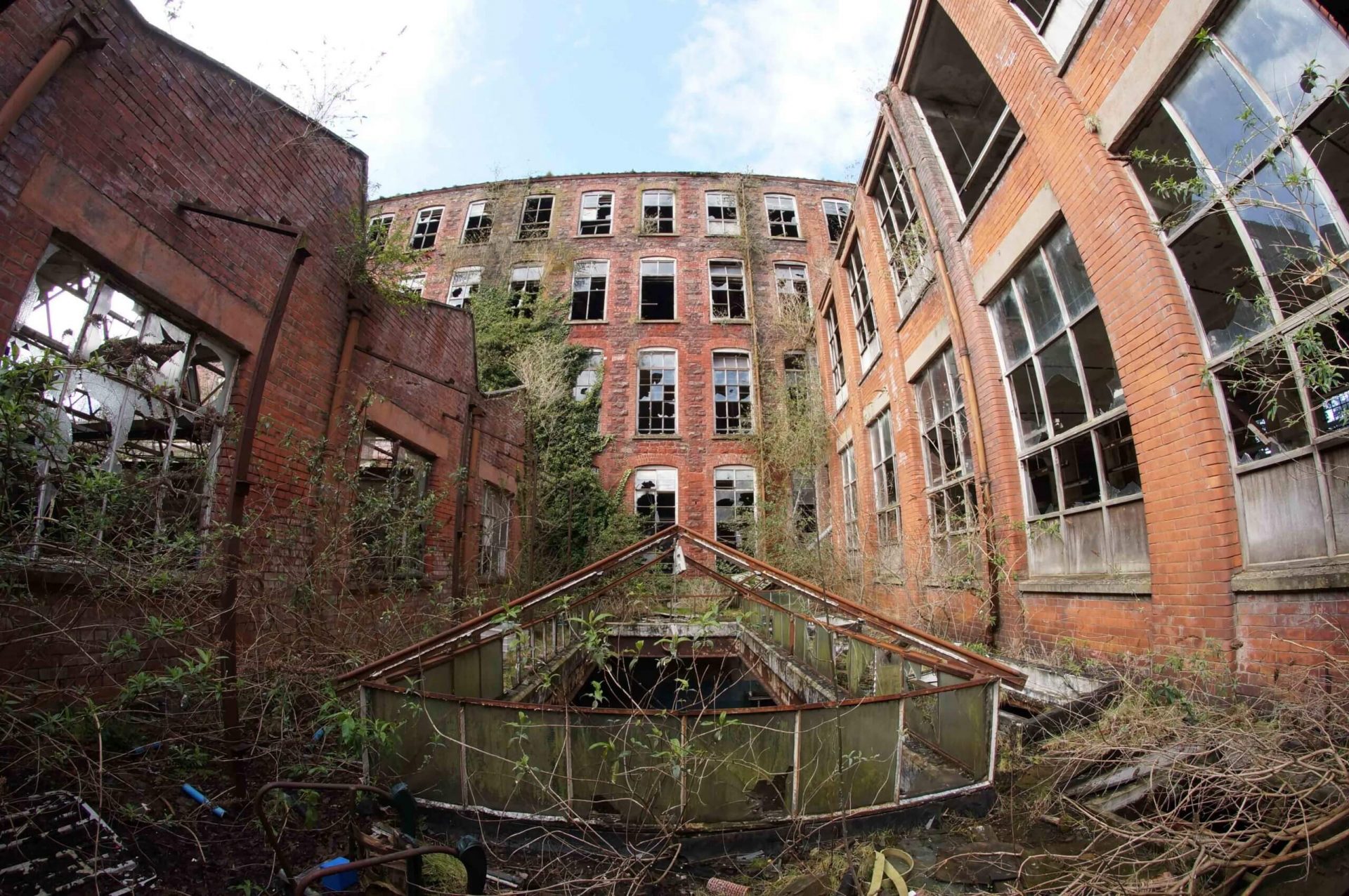 Urbex UK - Urban Exploring Abandoned Places