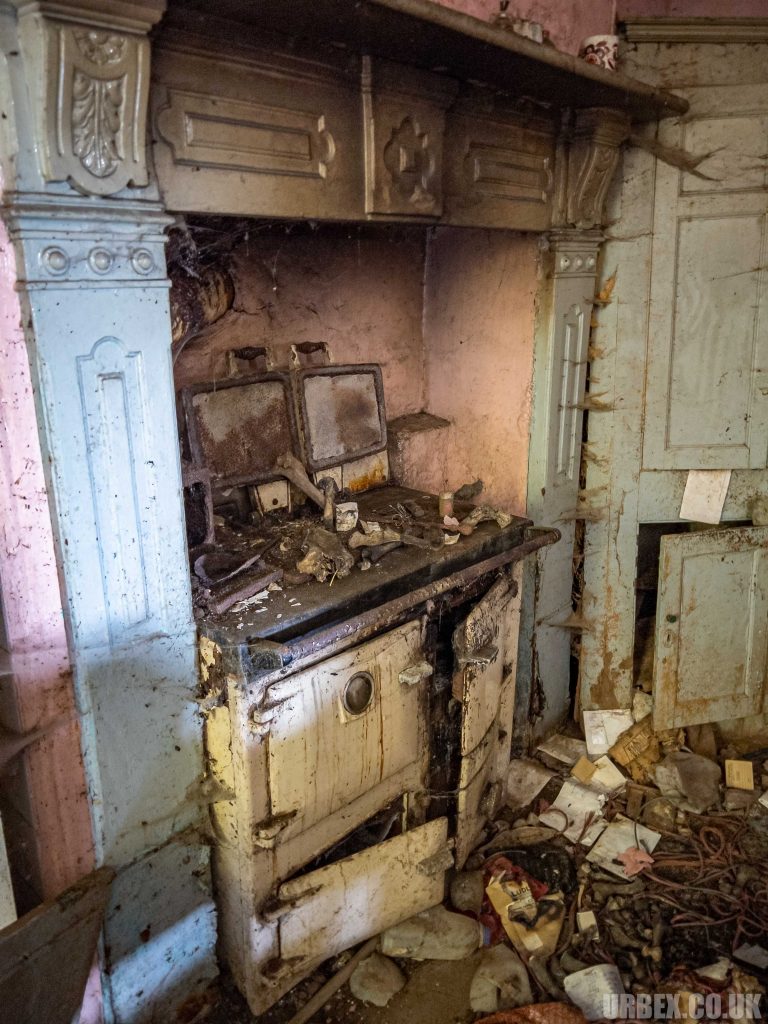 Abandoned Time Capsule Farm House, Herefordshire - Urbex UK